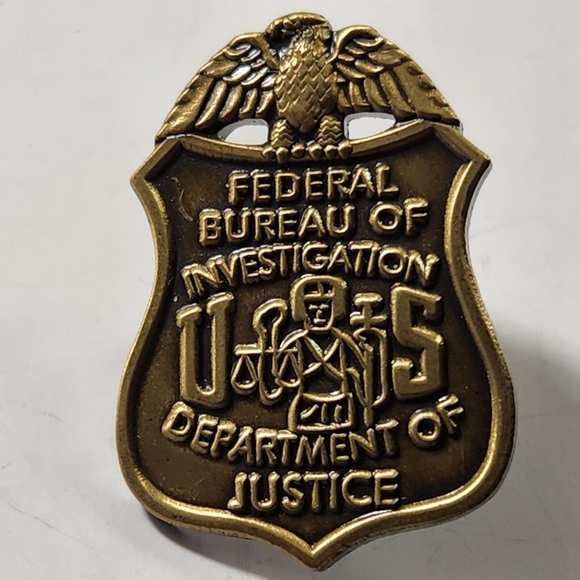 FEDERAL BUREAU OF INVESTIGATION | Other | 255 Signed Vintage Pin ...